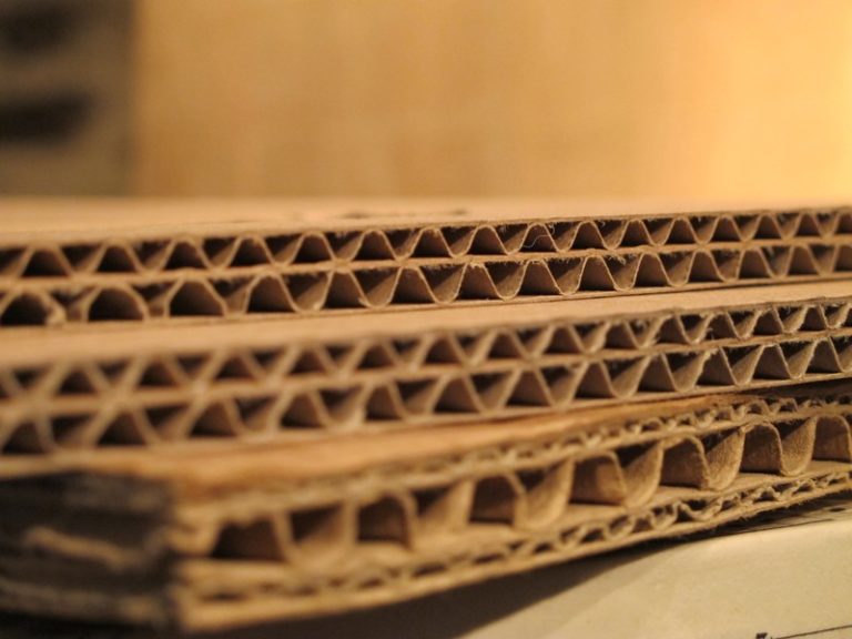 Décoration en carton recyclé - travail artisanal de Cartonniste